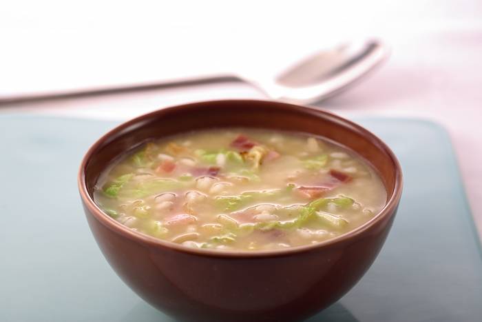 Sopa de repollo con arroz | Recetas Gallina Blanca