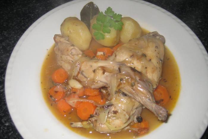 muslos de conejo al vino | Recetas Gallina Blanca