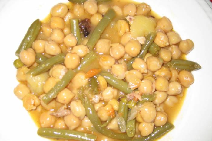 potaje de garbanzos a la jardinera | Recetas Gallina Blanca