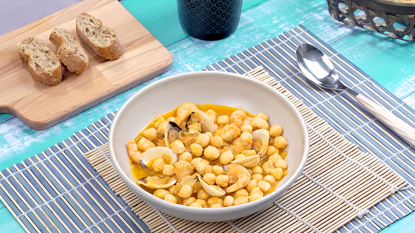 Garbanzos con marisco | Recetas Gallina Blanca