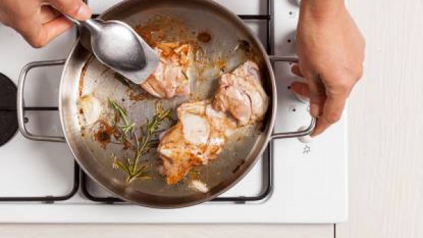 Pollo troceado con tomate | Recetas Gallina Blanca