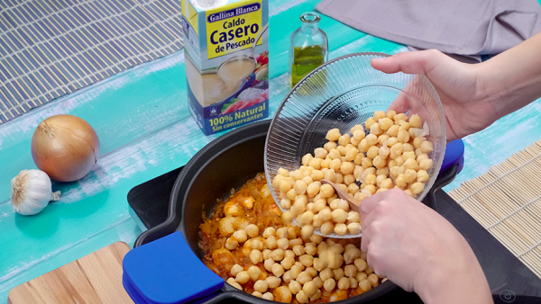 Garbanzos con marisco | Recetas Gallina Blanca